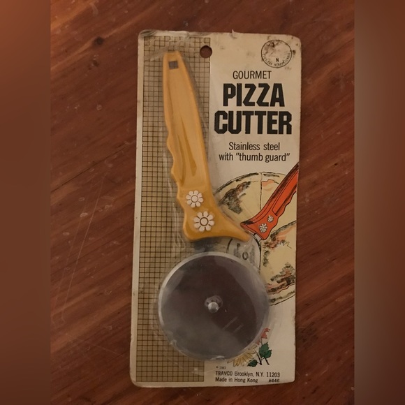 Kitchen | Vintage Pyrex Compatible Mcm Gourmet Pizza Cutter | Poshmark
